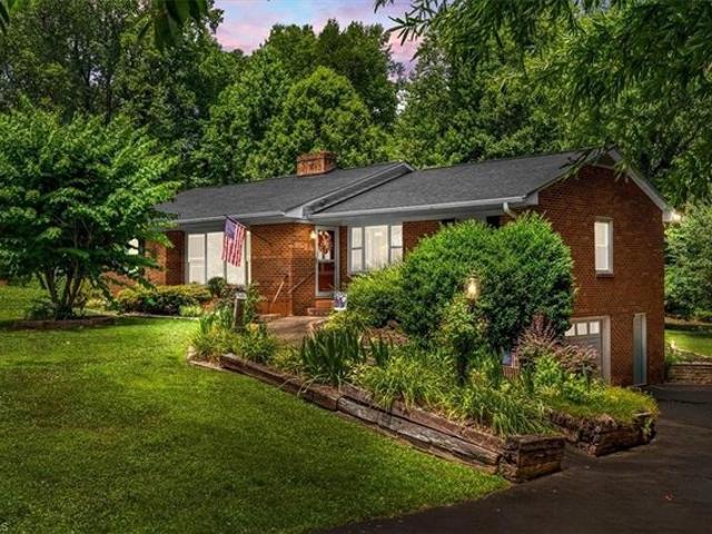 262 Shady Grove Ln, Winston Salem, NC 27107