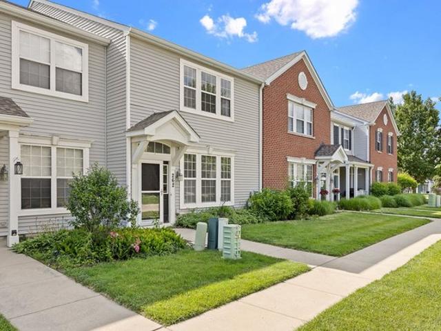 262 Springbrook Trl S, Oswego, IL 60543
