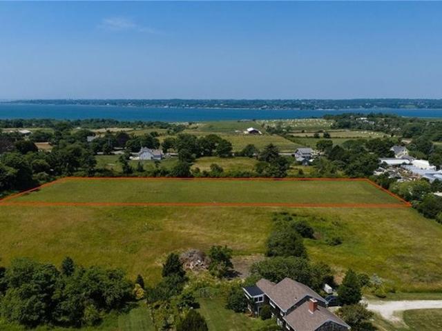 262 Peckham Rd, Little Compton, RI 02837