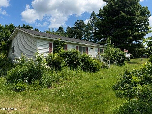 262 Pinewoods Rd, Melrose, NY 12121