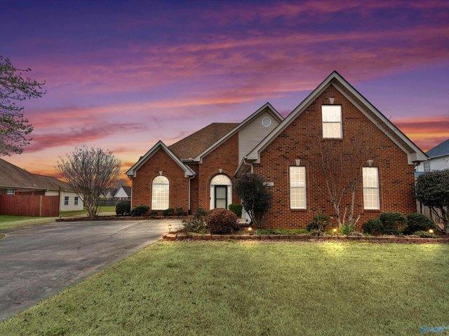 262 Round Top Dr, Harvest, AL 35749