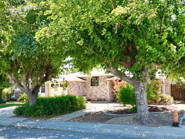 262 W 23rd St, Tracy, CA 95376