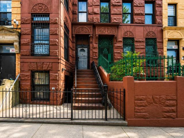 262 Vernon Avenue