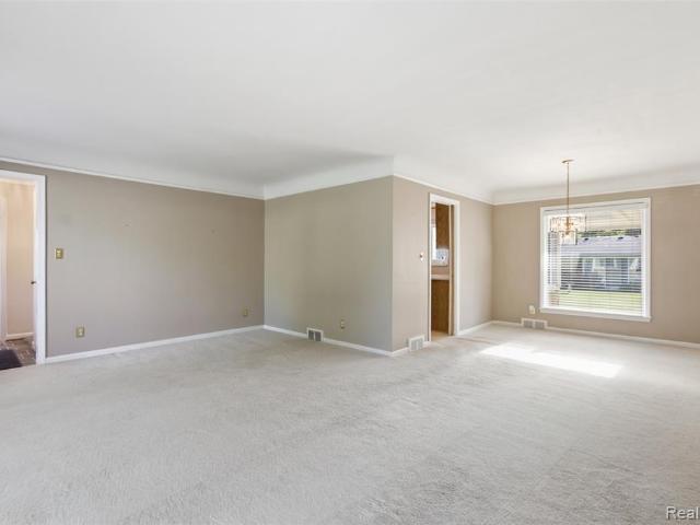 26347 Woodworth Circle