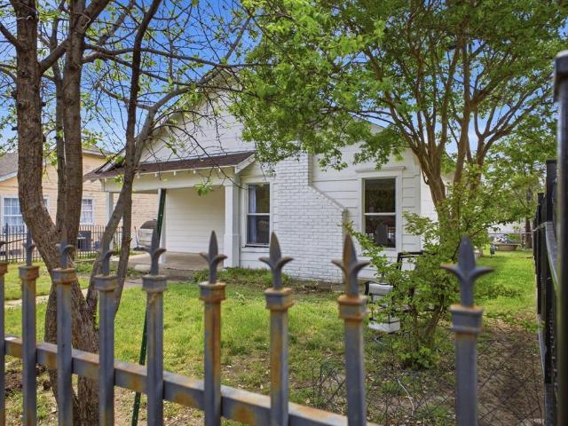 2634 Emmett Street