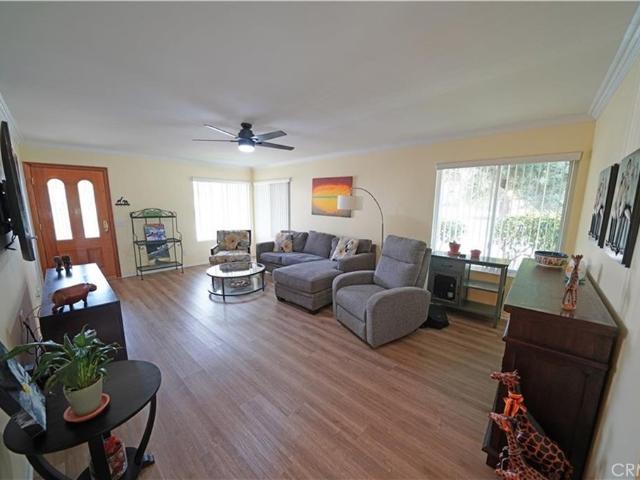 26360 Oakspur A