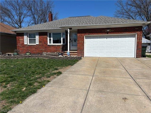 26361 Elinore Ave, Euclid, OH 44132