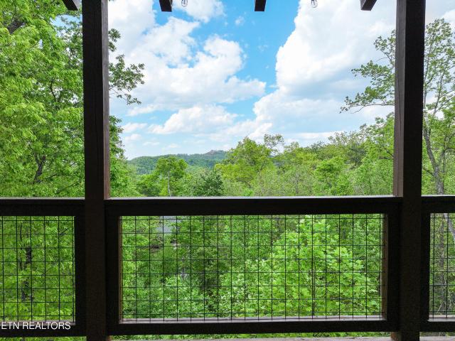 2636 Cloud View Drive