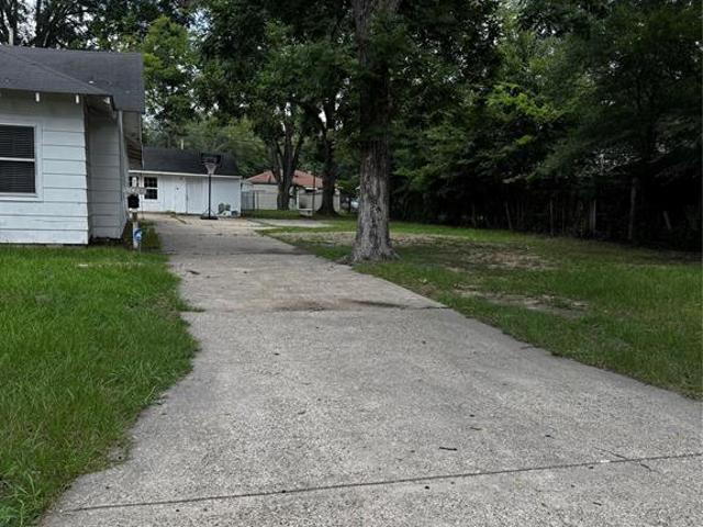 2636 Lindholm Street