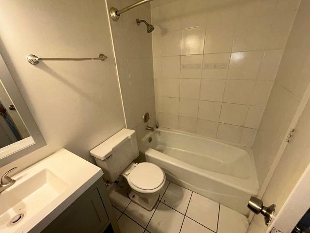 2636 S Logan Ave 2 Bedroom Apartment for Rent at 2636 S Logan Ave, Milwaukee, WI 53207 Bay View