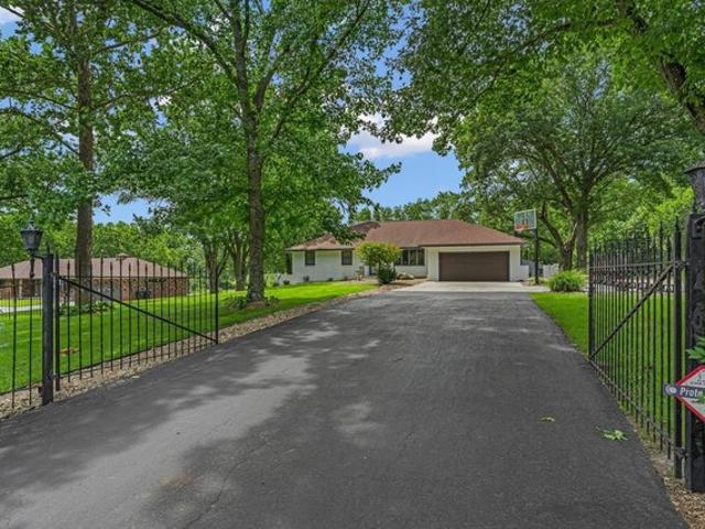 2637 NE 39th St, Topeka, KS 66617