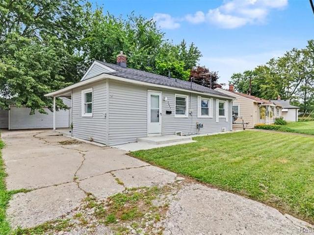2637 Cascade Ct, Westland, MI 48186