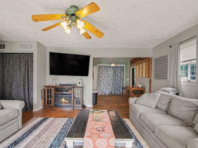 2637 Lucerne Drive