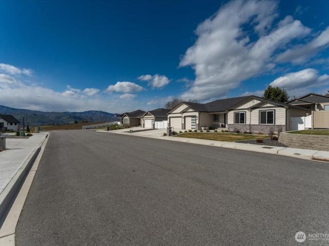 2637 Patriot Way SE, East Wenatchee, WA 98802 | MLS #2496 | Compass