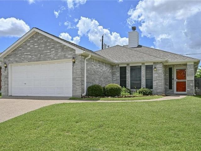2637 Trophy Dr, Bryan, TX 77802