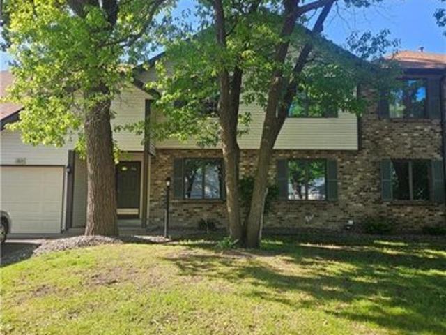 2638 Lake Court Dr Unit 30, Mounds View, MN 55112