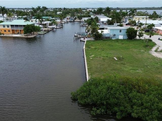 2638 Second St, Matlacha, FL 33993