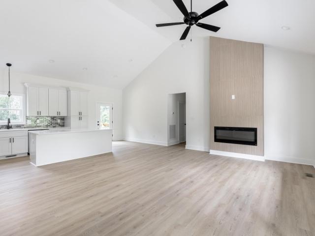 2638 Twin Lake Dr