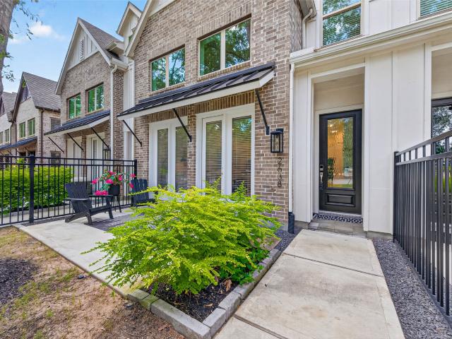2638 Woodforest Parkway N