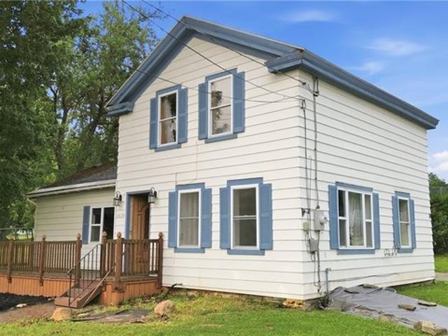2639 Oneida St, Sauquoit, NY 13456