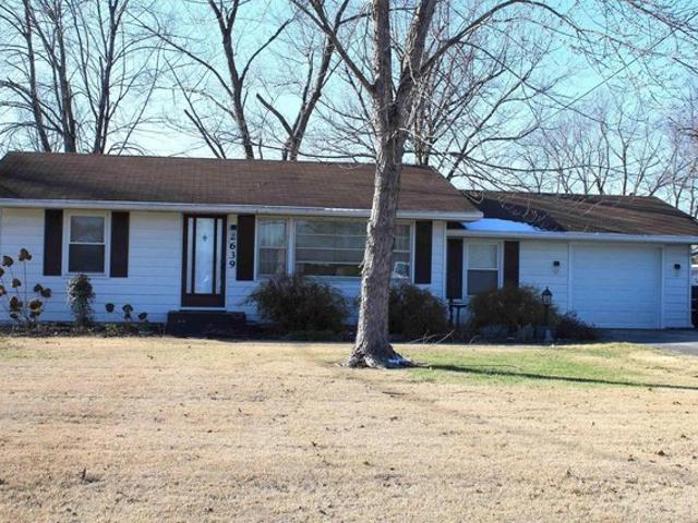 2639 Broadway Ave S, Salem, IL 62881