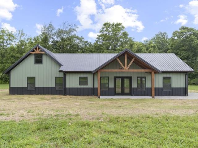 2639 Lick Creek Rd, Linden, TN 37096