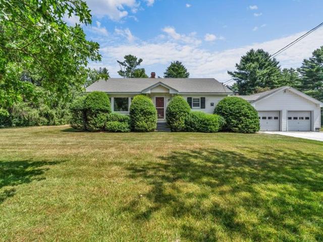 2639 Union St, Hermon, ME 04401