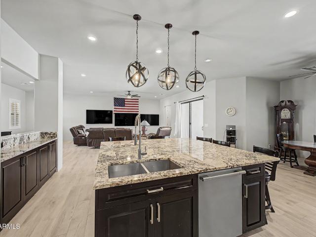 2639 W Lavitt Lane