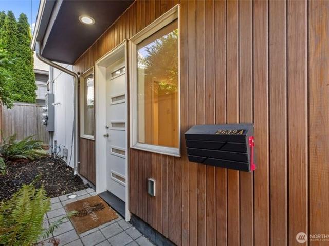 2639 45th Ave SW, Seattle, WA 98116