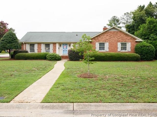 2630 Mirror Lake Dr, Fayetteville, NC 28303