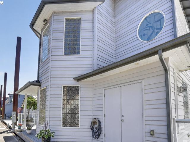 2630 N Hayden Island DR # 18