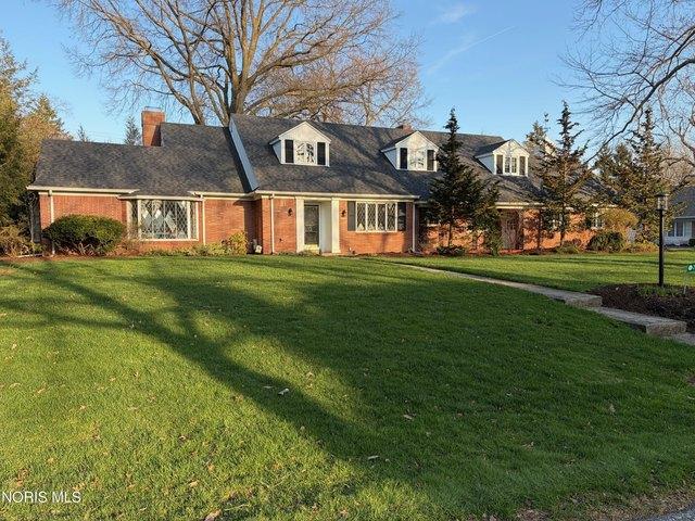 2630 Edgehill Rd, Ottawa Hills, OH 43615