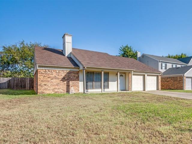 2630 Remmington Dr, Grand Prairie, TX 75052