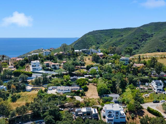 26316 Fairside Rd, Malibu, CA 90265 | MLS #26697