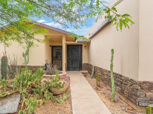 2631 E VISTA Drive