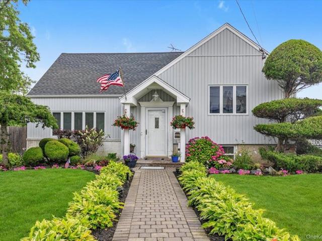 2631 Fox Rd, Baldwin, NY 11510