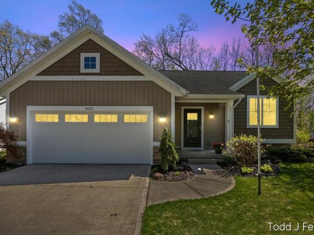 2631 Stockwood Dr NE, Grand Rapids, MI 49505