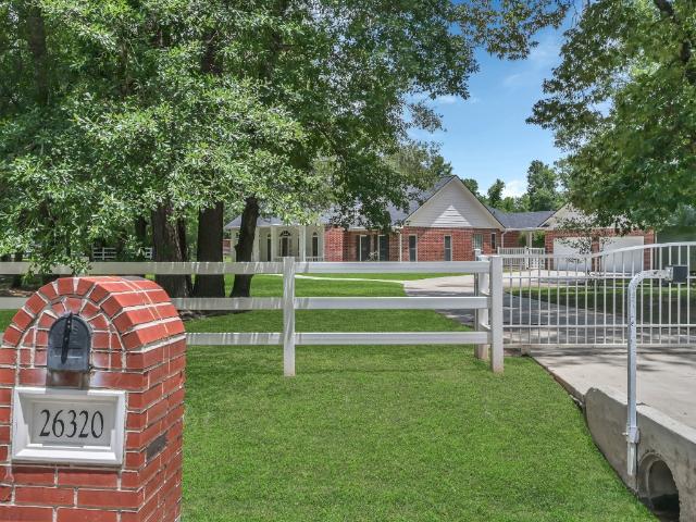 26320 Pin Oak Dr, Magnolia, TX 77354 | MLS #2480 | Compass