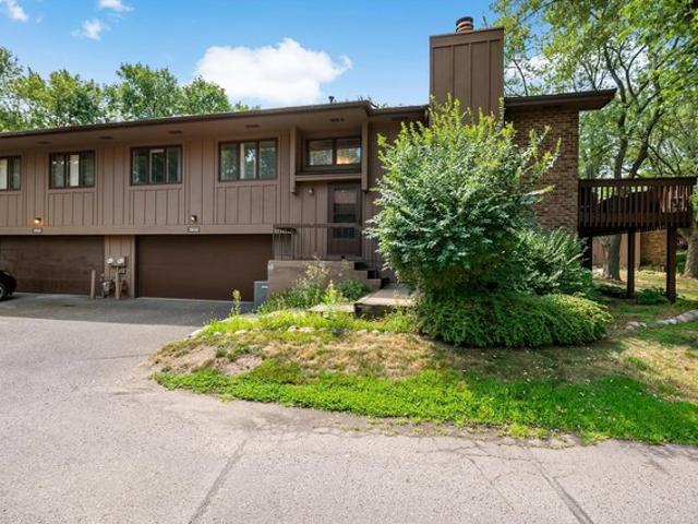 2632 Aspen Ct, White Bear Lake, MN 55110