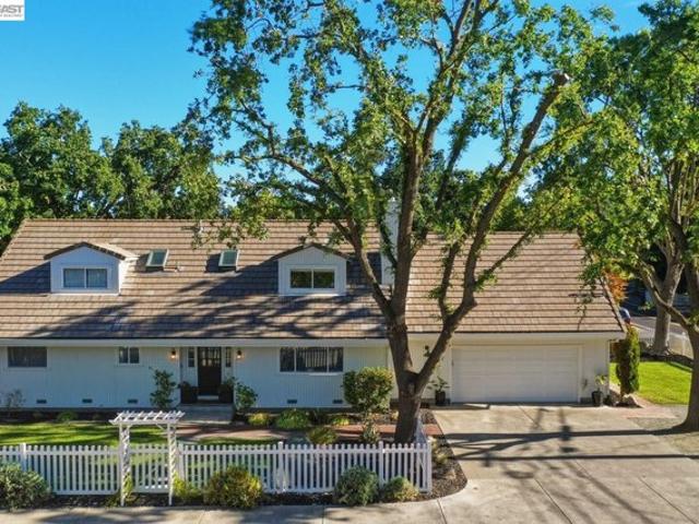 2632 Cherry Ln, Walnut Creek, CA 94597