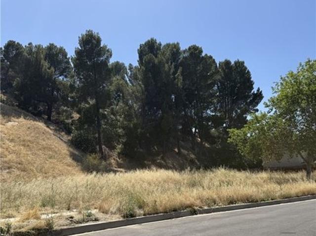 26331 Fairgate Ave, Newhall, CA 91321