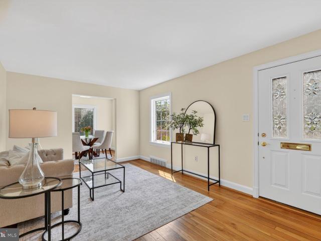 2633 N Florida St, Arlington, VA 22207 | Compass