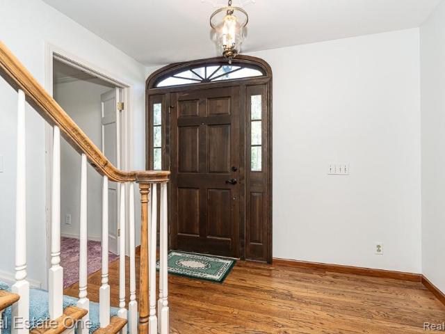 2633 New England Drive