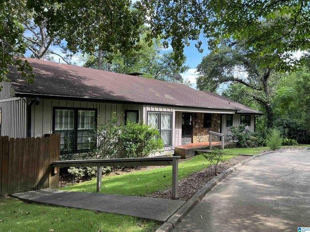 2633 Alta Glen Dr, Vestavia Hills, AL 35243