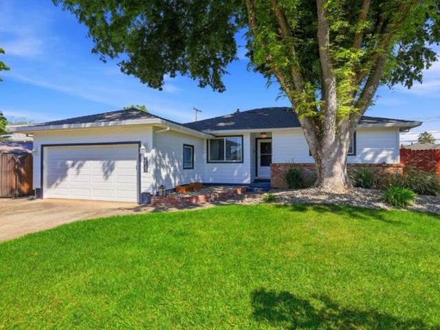 2633 Aramon Dr, Rancho Cordova, CA 95670