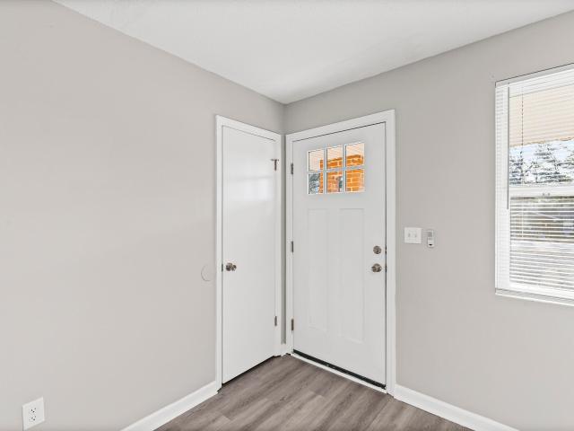 2633 Crosscreek Road