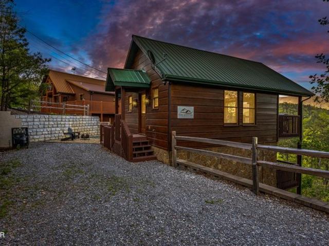 2633 Raccoon Hollow Way, Sevierville, TN 37862