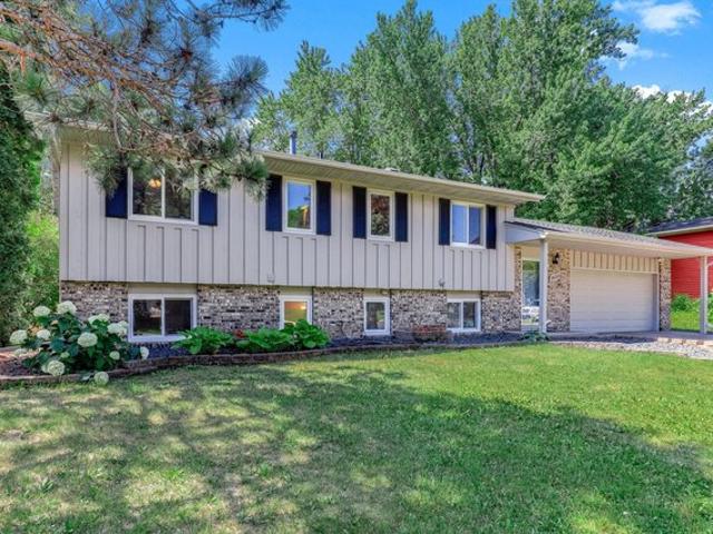 2633 Skyview Ct, Stillwater, MN 55082