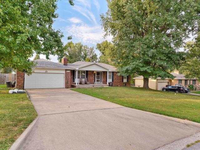 2633 W Village Lane