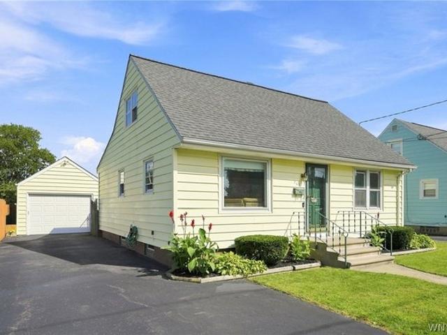 263 68th St, Niagara Falls, NY 14304